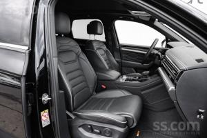 Melns Volkswagen Touareg 2022 Rīga, ar dzinēja tilpumu 3.00 L un nobraukumu 107 tūkst. km par 42450 €, foto 8 vietnē AUTOMOTO.COM.LV