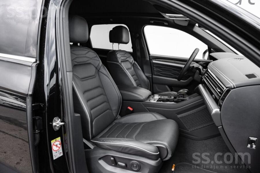Melns Volkswagen Touareg 2022 Rīga, ar dzinēja tilpumu 3.00 L un nobraukumu 107 tūkst. km par 42450 €, foto 8 vietnē AUTOMOTO.COM.LV