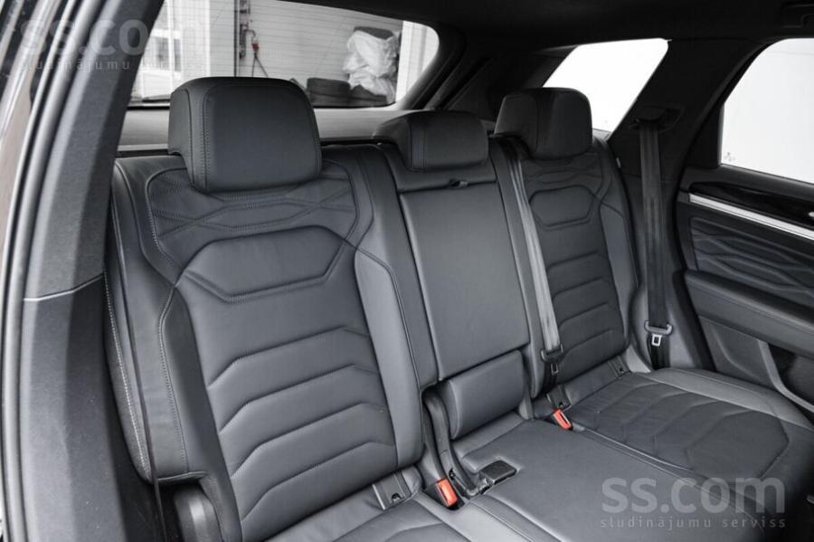 Melns Volkswagen Touareg 2022 Rīga, ar dzinēja tilpumu 3.00 L un nobraukumu 107 tūkst. km par 42450 €, foto 11 vietnē AUTOMOTO.COM.LV