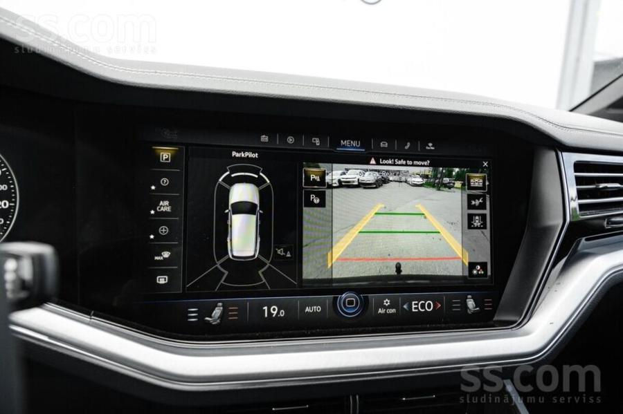 Melns Volkswagen Touareg 2022 Rīga, ar dzinēja tilpumu 3.00 L un nobraukumu 107 tūkst. km par 42450 €, foto 29 vietnē AUTOMOTO.COM.LV