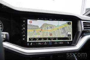 Melns Volkswagen Touareg 2022 Rīga, ar dzinēja tilpumu 3.00 L un nobraukumu 107 tūkst. km par 42450 €, foto 32 vietnē AUTOMOTO.COM.LV