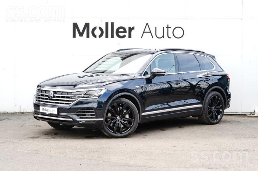 Melns Volkswagen Touareg 2022 Rīga, ar dzinēja tilpumu 3.00 L un nobraukumu 67 tūkst. km par 44150 €, foto 1 vietnē AUTOMOTO.COM.LV