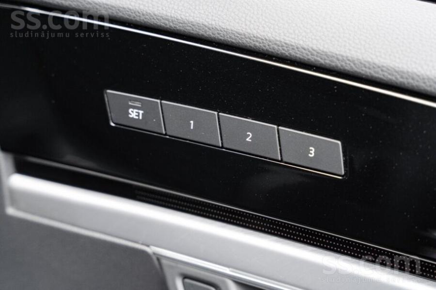 Melns Volkswagen Touareg 2022 Rīga, ar dzinēja tilpumu 3.00 L un nobraukumu 67 tūkst. km par 44150 €, foto 8 vietnē AUTOMOTO.COM.LV