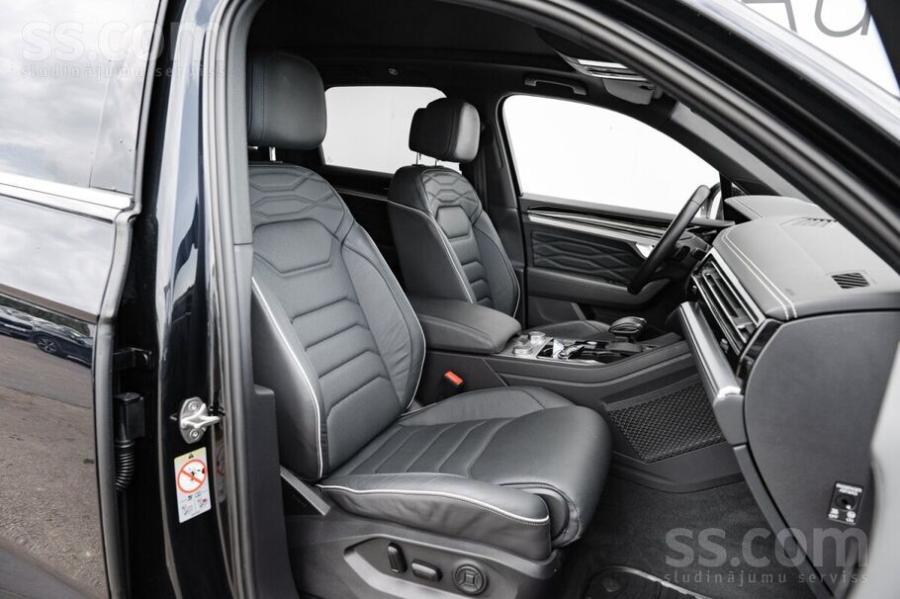 Melns Volkswagen Touareg 2022 Rīga, ar dzinēja tilpumu 3.00 L un nobraukumu 67 tūkst. km par 44150 €, foto 9 vietnē AUTOMOTO.COM.LV