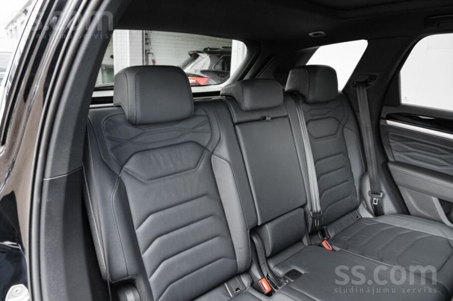 Melns Volkswagen Touareg 2022 Rīga, ar dzinēja tilpumu 3.00 L un nobraukumu 67 tūkst. km par 44150 €, foto 12 vietnē AUTOMOTO.COM.LV