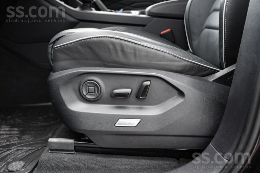 Melns Volkswagen Touareg 2022 Rīga, ar dzinēja tilpumu 3.00 L un nobraukumu 67 tūkst. km par 44150 €, foto 16 vietnē AUTOMOTO.COM.LV