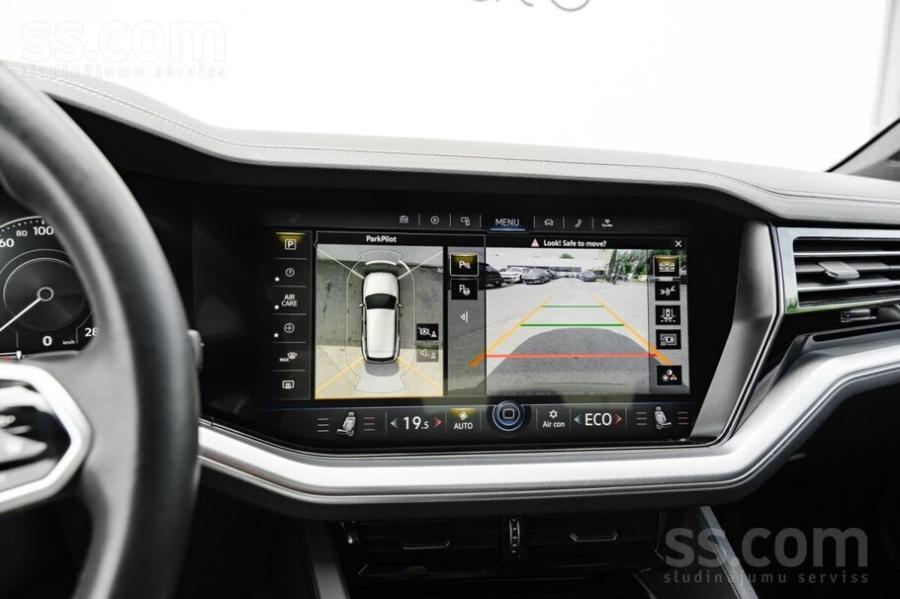 Melns Volkswagen Touareg 2022 Rīga, ar dzinēja tilpumu 3.00 L un nobraukumu 67 tūkst. km par 44150 €, foto 24 vietnē AUTOMOTO.COM.LV