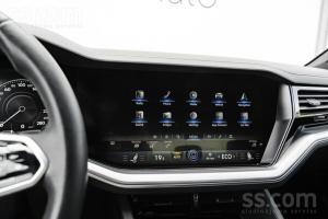 Melns Volkswagen Touareg 2022 Rīga, ar dzinēja tilpumu 3.00 L un nobraukumu 67 tūkst. km par 44150 €, foto 25 vietnē AUTOMOTO.COM.LV