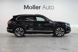 Melns Volkswagen Touareg 2022 Viļņa, ar dzinēja tilpumu 3.00 L un nobraukumu 108 tūkst. km par 43900 €, foto 5 vietnē AUTOMOTO.COM.LV