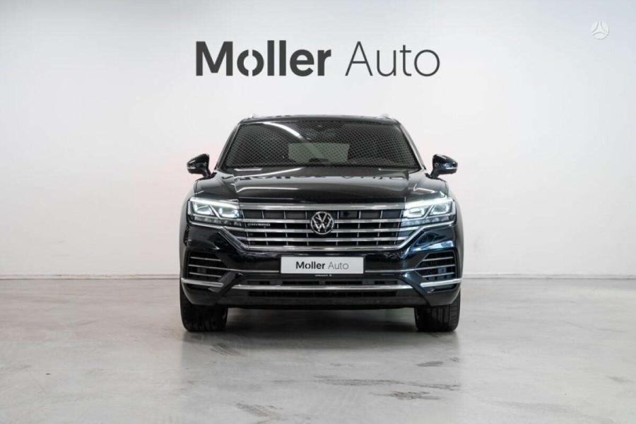 Melns Volkswagen Touareg 2022 Viļņa, ar dzinēja tilpumu 3.00 L un nobraukumu 108 tūkst. km par 43900 €, foto 6 vietnē AUTOMOTO.COM.LV
