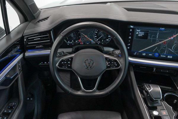 Melns Volkswagen Touareg 2022 Viļņa, ar dzinēja tilpumu 3.00 L un nobraukumu 108 tūkst. km par 43900 €, foto 9 vietnē AUTOMOTO.COM.LV