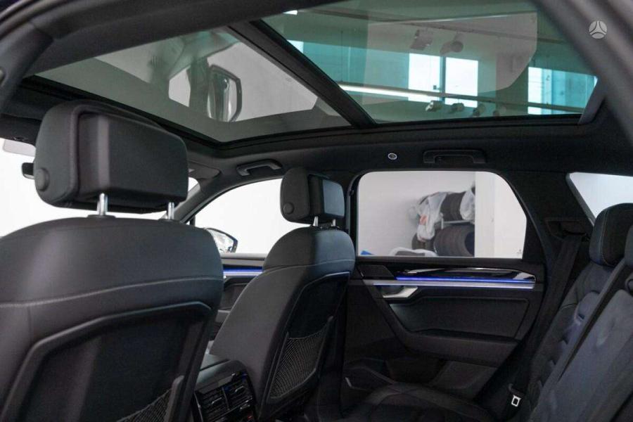 Melns Volkswagen Touareg 2022 Viļņa, ar dzinēja tilpumu 3.00 L un nobraukumu 108 tūkst. km par 43900 €, foto 26 vietnē AUTOMOTO.COM.LV