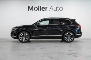 Black Volkswagen Touareg 2022 in Vilnius, with an engine capacity of 3.00 L and mileage of 108 thousand km for 43900 €, photo 7 on AUTOMOTO.COM.LV