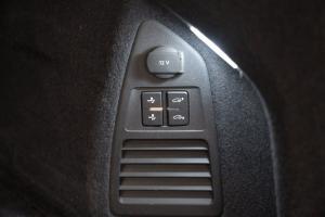 Black Volkswagen Touareg 2022 in Vilnius, with an engine capacity of 3.00 L and mileage of 108 thousand km for 43900 €, photo 33 on AUTOMOTO.COM.LV