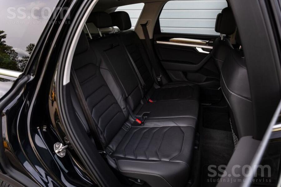Melns Volkswagen Touareg 2022 Rīga, ar dzinēja tilpumu 3.00 L un nobraukumu 106 tūkst. km par 43950 €, foto 9 vietnē AUTOMOTO.COM.LV