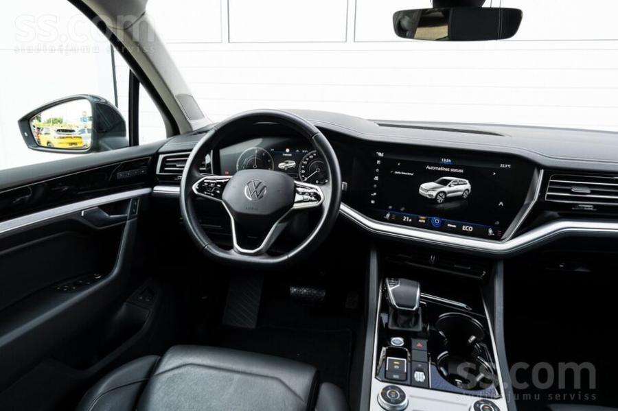 Melns Volkswagen Touareg 2022 Rīga, ar dzinēja tilpumu 3.00 L un nobraukumu 106 tūkst. km par 43950 €, foto 11 vietnē AUTOMOTO.COM.LV