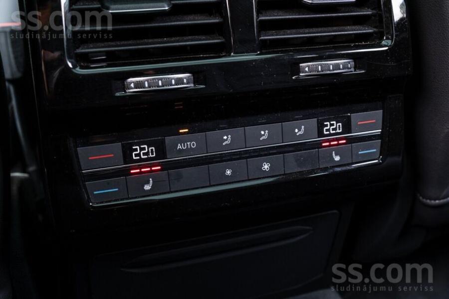Melns Volkswagen Touareg 2022 Rīga, ar dzinēja tilpumu 3.00 L un nobraukumu 106 tūkst. km par 43950 €, foto 24 vietnē AUTOMOTO.COM.LV