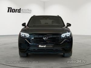 Black Volkswagen Touareg 2022 in Tallinn, with an engine capacity of 3.00 L and mileage of 118 thousand km for 47900 €, photo 4 on AUTOMOTO.COM.LV
