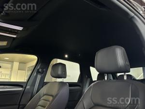Black Volkswagen Touareg 2023 in Valmiera, with an engine capacity of 3.00 L and mileage of 42 thousand km for 47900 €, photo 10 on AUTOMOTO.COM.LV