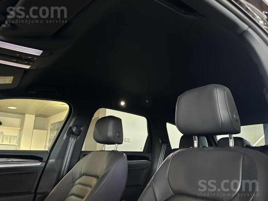 Black Volkswagen Touareg 2023 in Valmiera, with an engine capacity of 3.00 L and mileage of 42 thousand km for 47900 €, photo 10 on AUTOMOTO.COM.LV