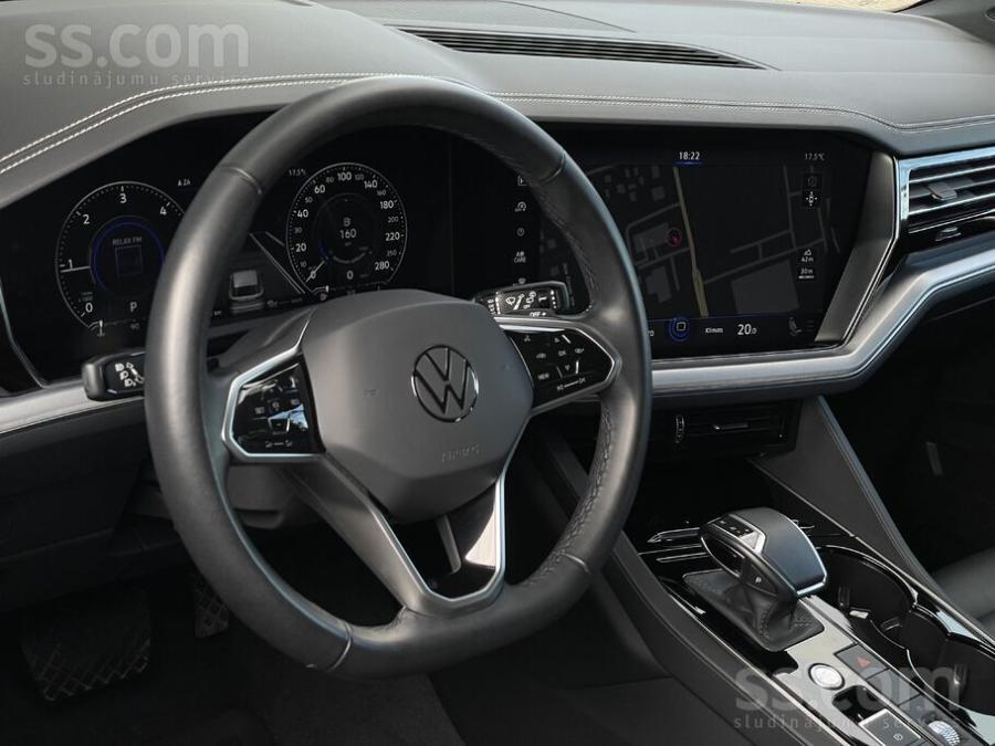 Черный Фольксваген Туарег 2023 в Валмиера, объемом двигателя 3.00 л и пробегом 42 тыс. км за 45900 €, фото 8 на AUTOMOTO.COM.LV