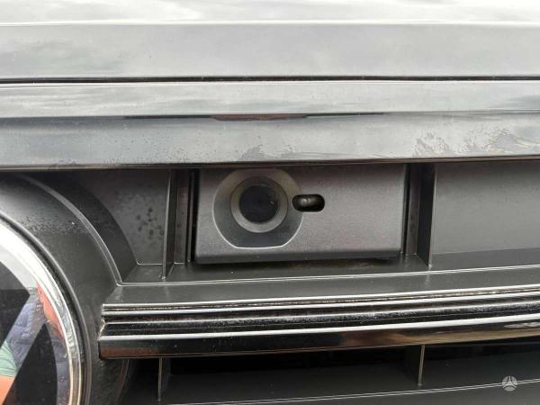 Black Volkswagen Touareg 2023 in Vilnius, with an engine capacity of 3.00 L and mileage of 182 thousand km for 38200 €, photo 6 on AUTOMOTO.COM.LV