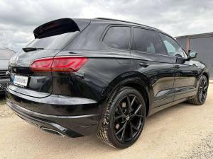 Black Volkswagen Touareg 2023 in Vilnius, with an engine capacity of 3.00 L and mileage of 182 thousand km for 38200 €, photo 10 on AUTOMOTO.COM.LV