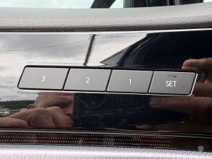 Black Volkswagen Touareg 2023 in Vilnius, with an engine capacity of 3.00 L and mileage of 182 thousand km for 38200 €, photo 20 on AUTOMOTO.COM.LV