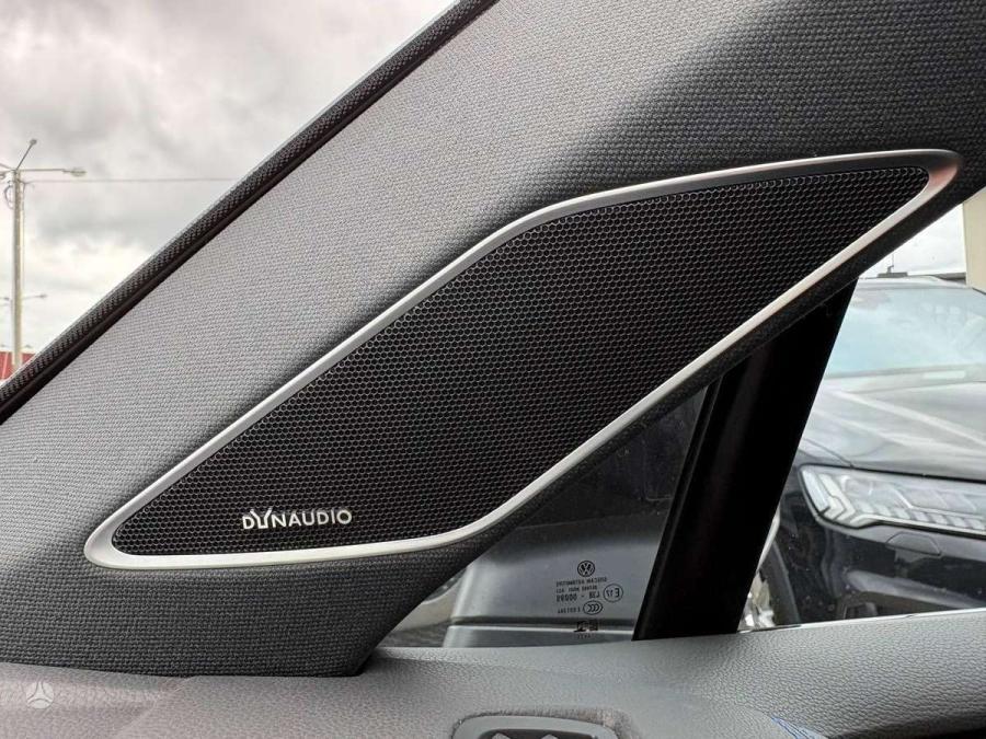 Black Volkswagen Touareg 2023 in Vilnius, with an engine capacity of 3.00 L and mileage of 182 thousand km for 38200 €, photo 22 on AUTOMOTO.COM.LV