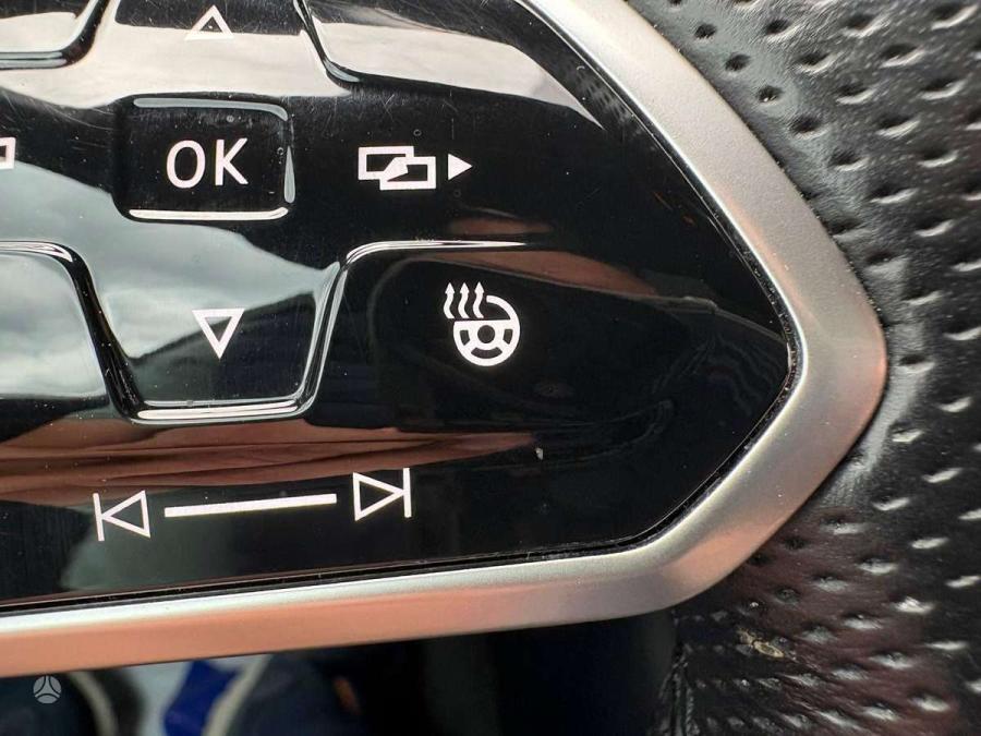 Black Volkswagen Touareg 2023 in Vilnius, with an engine capacity of 3.00 L and mileage of 182 thousand km for 38200 €, photo 29 on AUTOMOTO.COM.LV