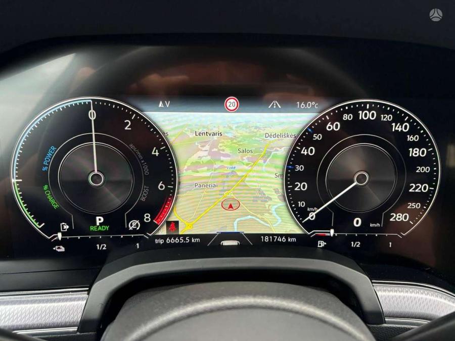 Black Volkswagen Touareg 2023 in Vilnius, with an engine capacity of 3.00 L and mileage of 182 thousand km for 38200 €, photo 30 on AUTOMOTO.COM.LV