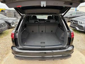 Black Volkswagen Touareg 2023 in Vilnius, with an engine capacity of 3.00 L and mileage of 182 thousand km for 38200 €, photo 44 on AUTOMOTO.COM.LV