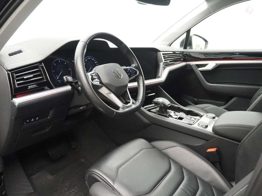 Melns Volkswagen Touareg 2023 Viļņa, ar dzinēja tilpumu 2.97 L un nobraukumu 137 tūkst. km par 39500 €, foto 11 vietnē AUTOMOTO.COM.LV