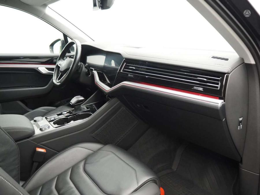Melns Volkswagen Touareg 2023 Viļņa, ar dzinēja tilpumu 2.97 L un nobraukumu 137 tūkst. km par 39500 €, foto 15 vietnē AUTOMOTO.COM.LV