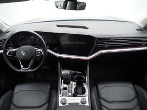 Melns Volkswagen Touareg 2023 Viļņa, ar dzinēja tilpumu 2.97 L un nobraukumu 137 tūkst. km par 39500 €, foto 19 vietnē AUTOMOTO.COM.LV