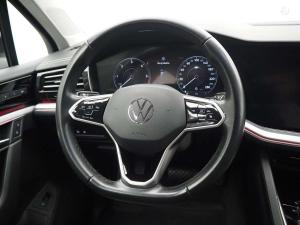 Melns Volkswagen Touareg 2023 Viļņa, ar dzinēja tilpumu 2.97 L un nobraukumu 137 tūkst. km par 39500 €, foto 24 vietnē AUTOMOTO.COM.LV