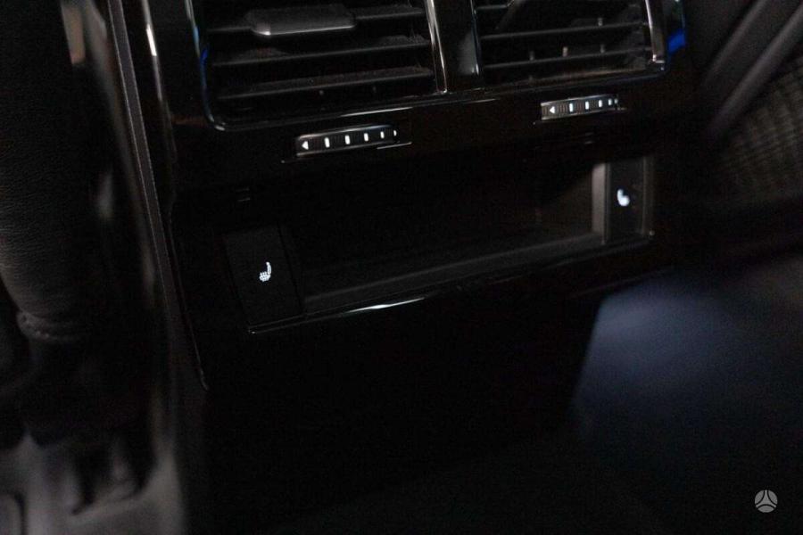 Black Volkswagen Touareg 2023 in Vilnius, with an engine capacity of 3.00 L and mileage of 118 thousand km for 46900 €, photo 29 on AUTOMOTO.COM.LV