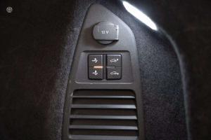Black Volkswagen Touareg 2023 in Vilnius, with an engine capacity of 3.00 L and mileage of 118 thousand km for 46900 €, photo 32 on AUTOMOTO.COM.LV