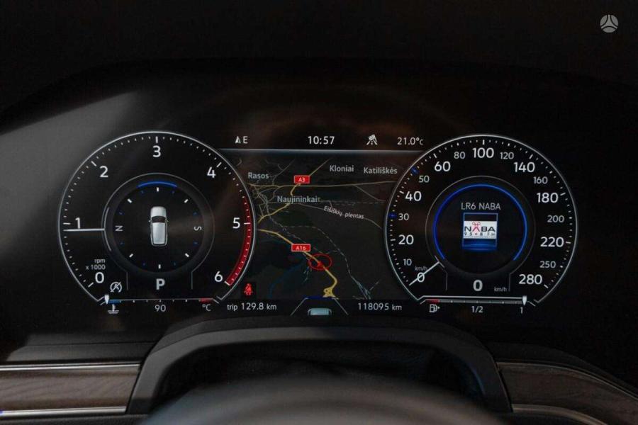 Black Volkswagen Touareg 2023 in Vilnius, with an engine capacity of 3.00 L and mileage of 118 thousand km for 46900 €, photo 12 on AUTOMOTO.COM.LV