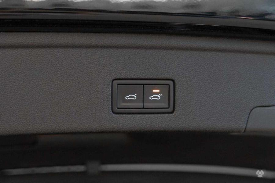Black Volkswagen Touareg 2023 in Vilnius, with an engine capacity of 3.00 L and mileage of 118 thousand km for 46900 €, photo 31 on AUTOMOTO.COM.LV