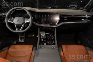 Melns Volkswagen Touareg 2024 Rīga, ar dzinēja tilpumu 3.00 L un nobraukumu 6 tūkst. km par 77440 €, foto 11 vietnē AUTOMOTO.COM.LV