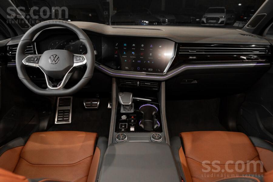 Melns Volkswagen Touareg 2024 Rīga, ar dzinēja tilpumu 3.00 L un nobraukumu 6 tūkst. km par 77440 €, foto 11 vietnē AUTOMOTO.COM.LV
