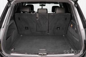 Black Volkswagen Touareg 2024 in Ogre, with an engine capacity of 3.00 L and mileage of 310 thousand km for 14900 €, photo 21 on AUTOMOTO.COM.LV