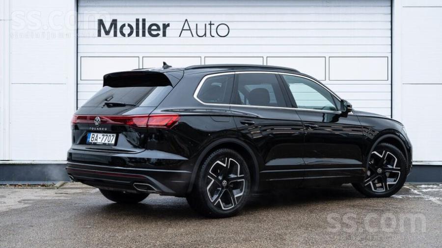 Black Volkswagen Touareg 2025 in Riga, with an engine capacity of 3.00 L and mileage of 15 thousand km for 63950 €, photo 5 on AUTOMOTO.COM.LV