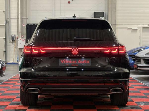 Melns Volkswagen Touareg 2025 Viļņa, ar dzinēja tilpumu 2.97 L un nobraukumu 5 tūkst. km par 54500 €, foto 5 vietnē AUTOMOTO.COM.LV