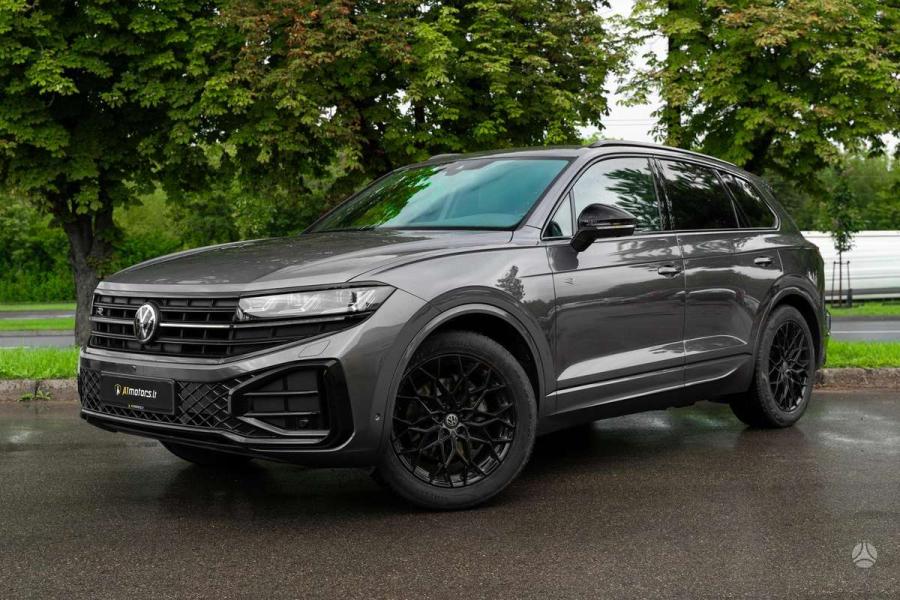 Melns Volkswagen Touareg 2025 Viļņa, ar dzinēja tilpumu 2.97 L un nobraukumu 24 tūkst. km par 68900 €, foto 1 vietnē AUTOMOTO.COM.LV