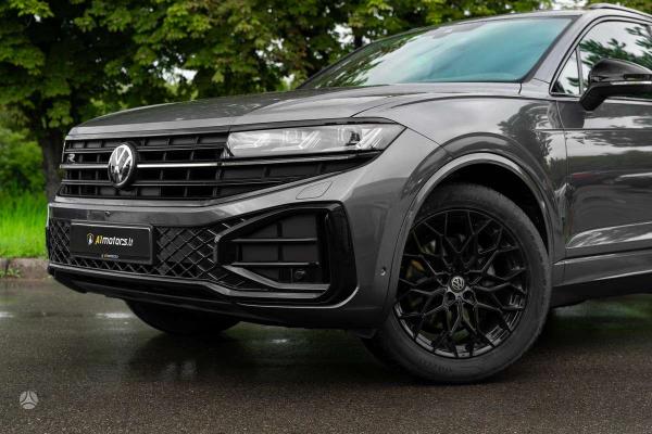 Melns Volkswagen Touareg 2025 Viļņa, ar dzinēja tilpumu 2.97 L un nobraukumu 24 tūkst. km par 68900 €, foto 3 vietnē AUTOMOTO.COM.LV