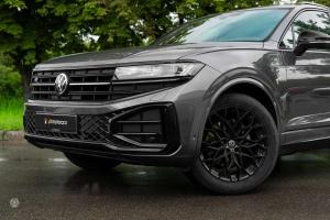 Melns Volkswagen Touareg 2025 Viļņa, ar dzinēja tilpumu 2.97 L un nobraukumu 24 tūkst. km par 68900 €, foto 3 vietnē AUTOMOTO.COM.LV