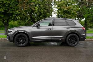 Melns Volkswagen Touareg 2025 Viļņa, ar dzinēja tilpumu 2.97 L un nobraukumu 24 tūkst. km par 68900 €, foto 4 vietnē AUTOMOTO.COM.LV
