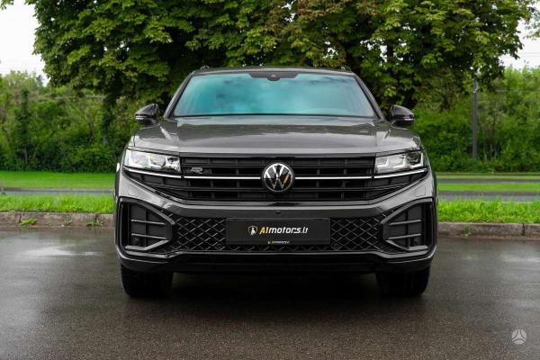 Melns Volkswagen Touareg 2025 Viļņa, ar dzinēja tilpumu 2.97 L un nobraukumu 24 tūkst. km par 68900 €, foto 7 vietnē AUTOMOTO.COM.LV